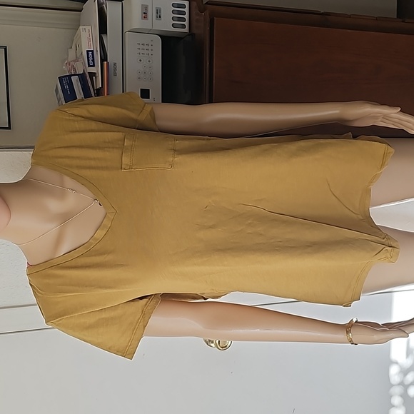 good threads | Tops | Good Threads Tshirt L | Poshmark